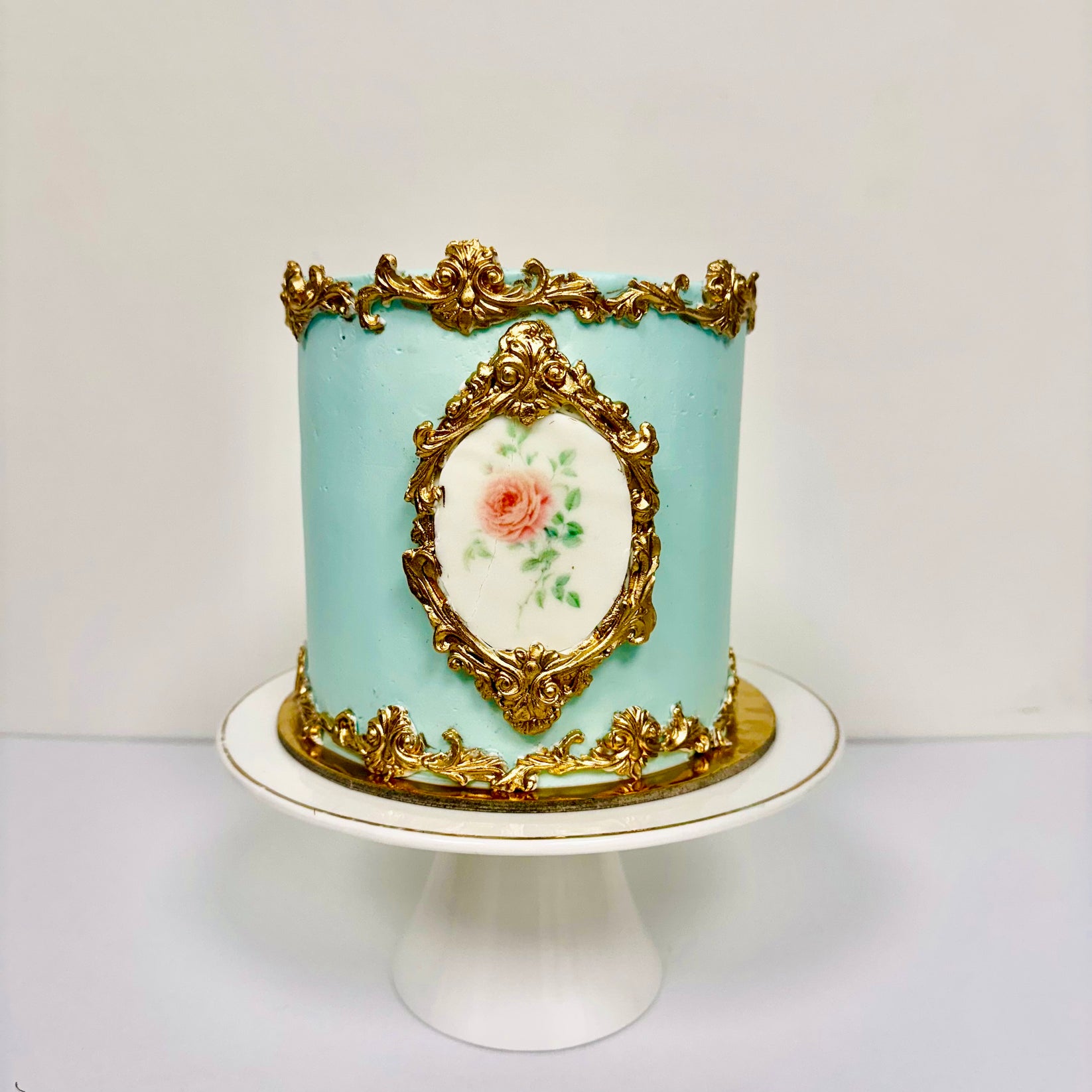 Olde English Rose Cake – Queen City Cakes